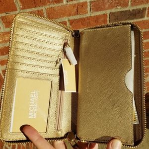 Michael Kors | Bags | Nwt Michael Kors Lg Phone Case Wallet Wristlet ...